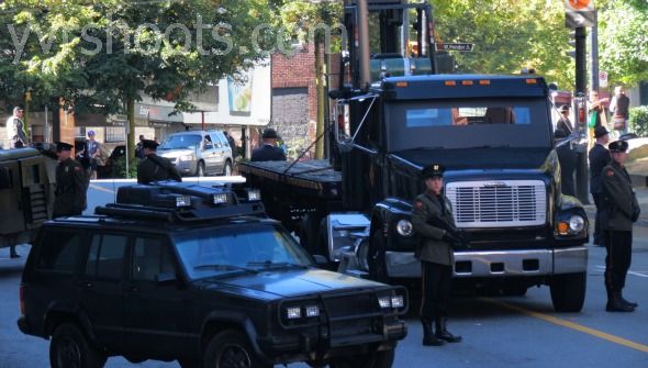 SHOOT: Poster Girl for FRINGE Resistance in 2036 for 5x05