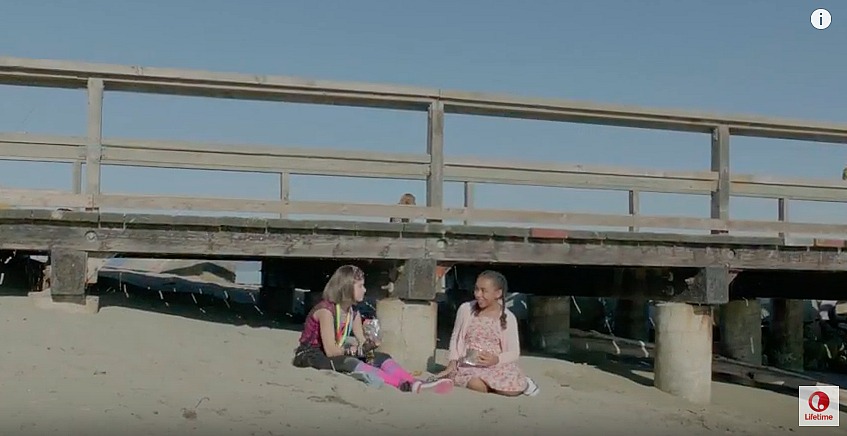 TONIGHT: Lifetime's BEACHES Remake With Idina Menzel & Nia Long Premieres