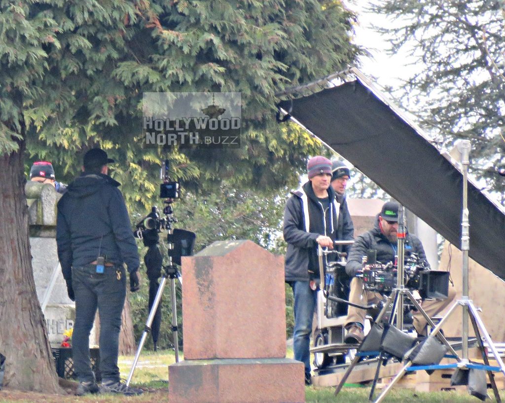 SHOOT: THE FLASH's Barry Allen (Grant Gustin) at a Cemetery in the ...