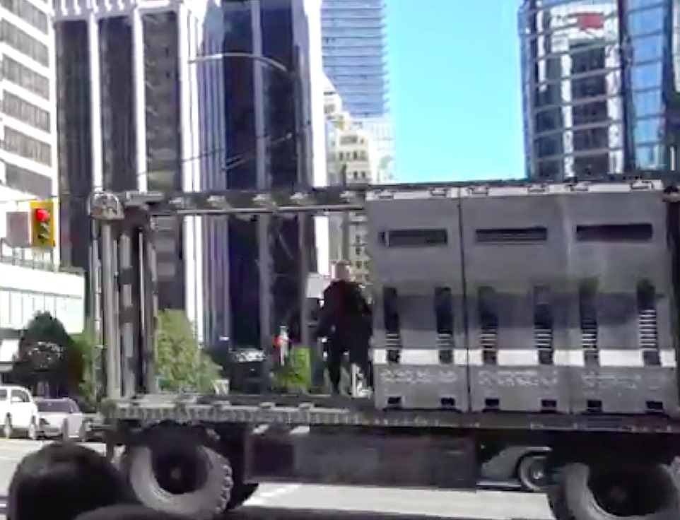 BIG MOVIE: DEADPOOL 2 Closes Downtown Vancouver for Cable (Josh Brolin ...