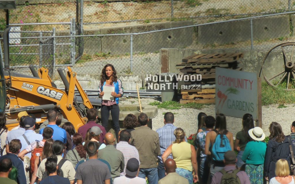 SEASON 7: Who is Regina (Lana Parrilla)'s Hip New Character Roni on ...