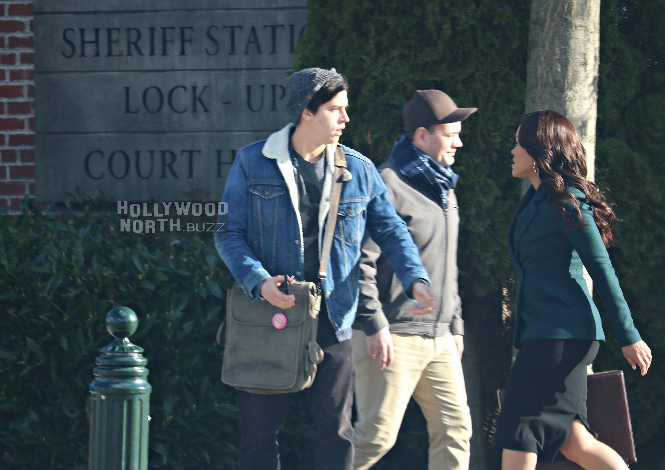 SEASON 2: RIVERDALE's Jughead (Cole Sprouse)& FP (Skeet Ulrich), Archie ...