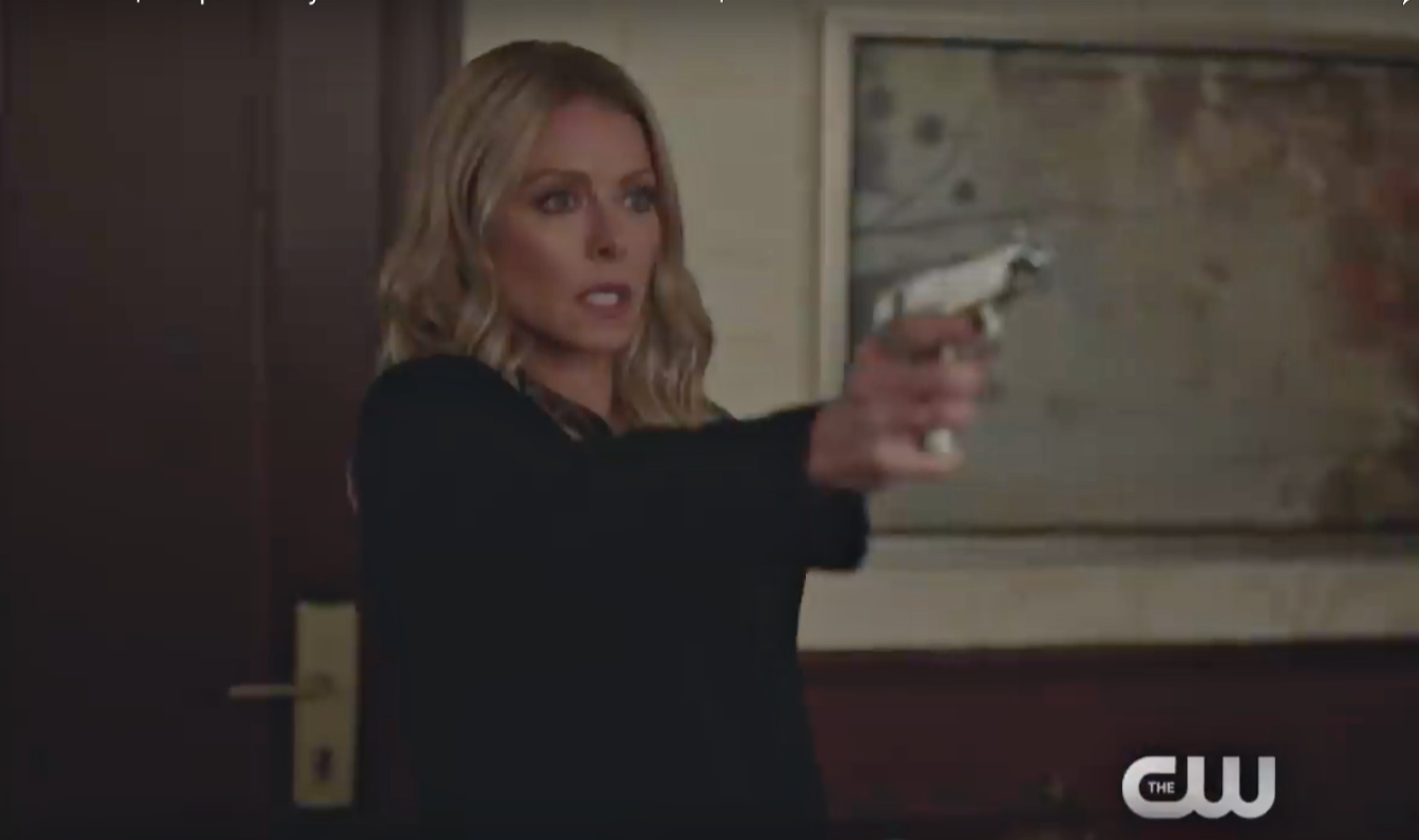 SEASON 3: Kelly Ripa as Hiram (Her Husband Mark Consuelos)'s Mistress ...