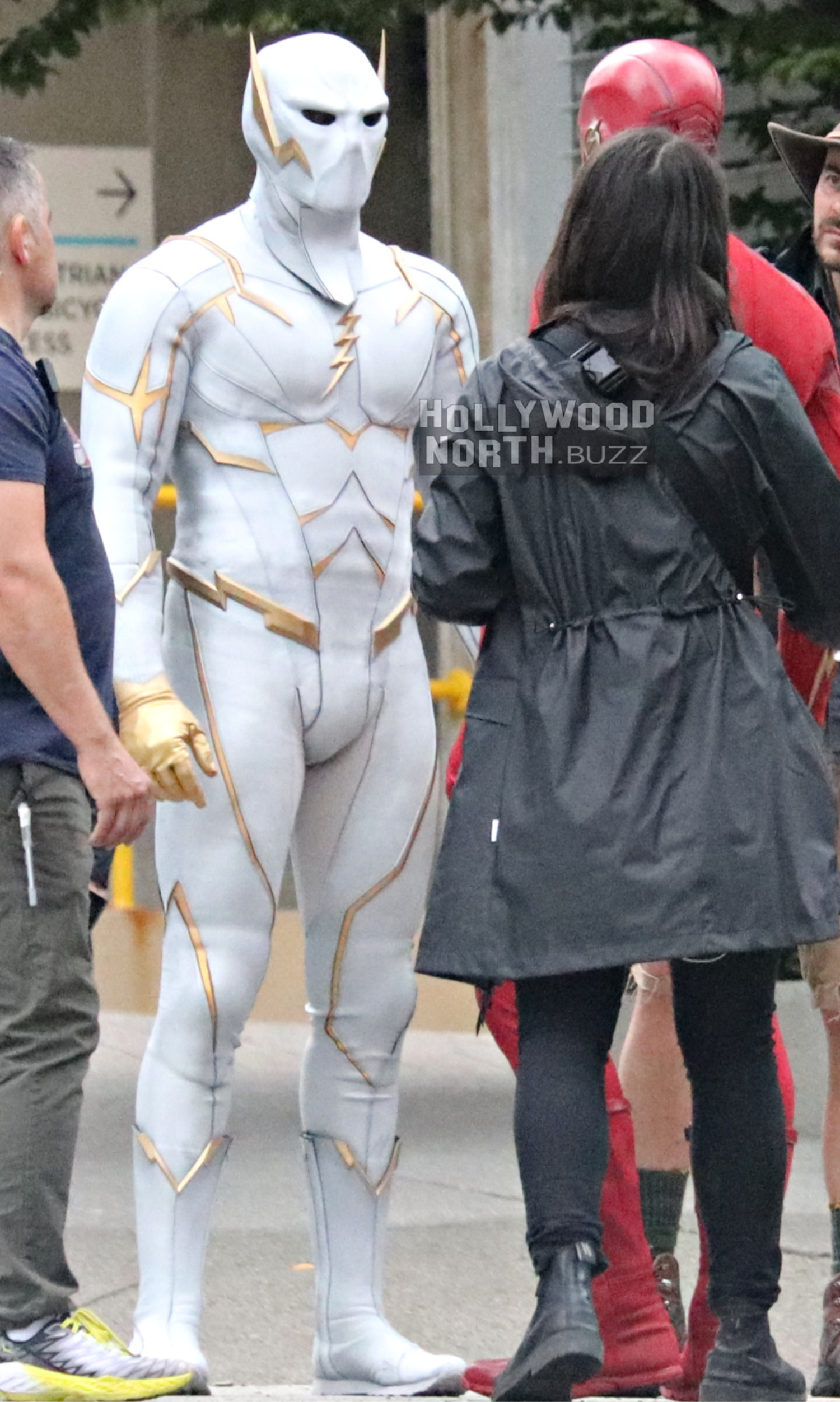 SEASON 6: THE FLASH & Faux Godspeed For The Season Premiere