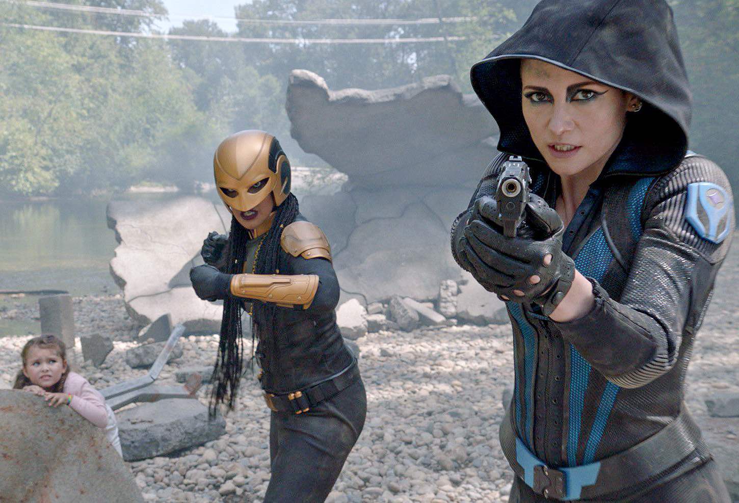 Don't Mess With Moms. Alex & Kelly Suit up on SUPERGIRL Finale. Partly ...