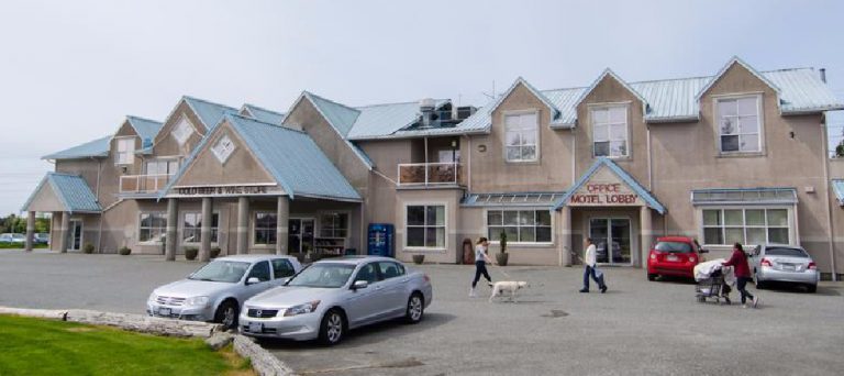MOTHERLAND: FORT SALEM Is Filming at Ladner's Sundance Pub & Inn This Week