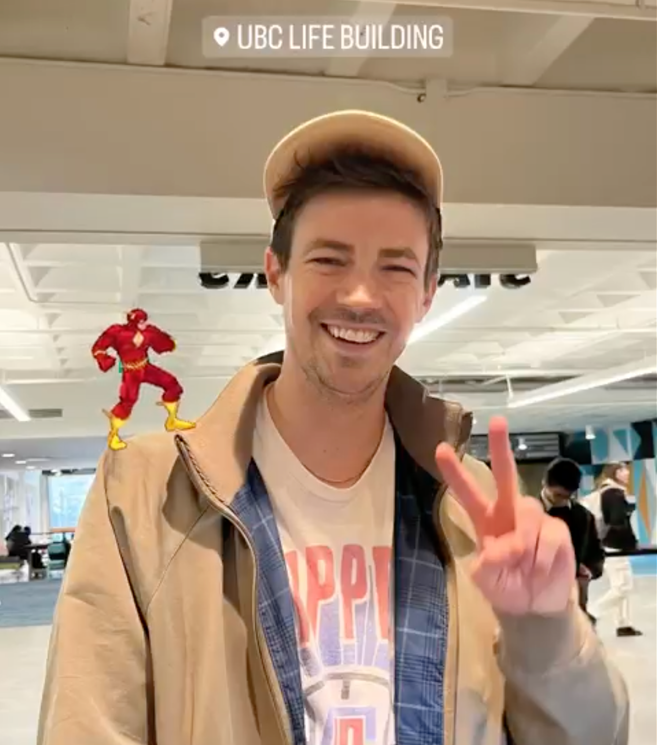 Grant Gustin Shared His Last Day as THE FLASH With His Family at ...